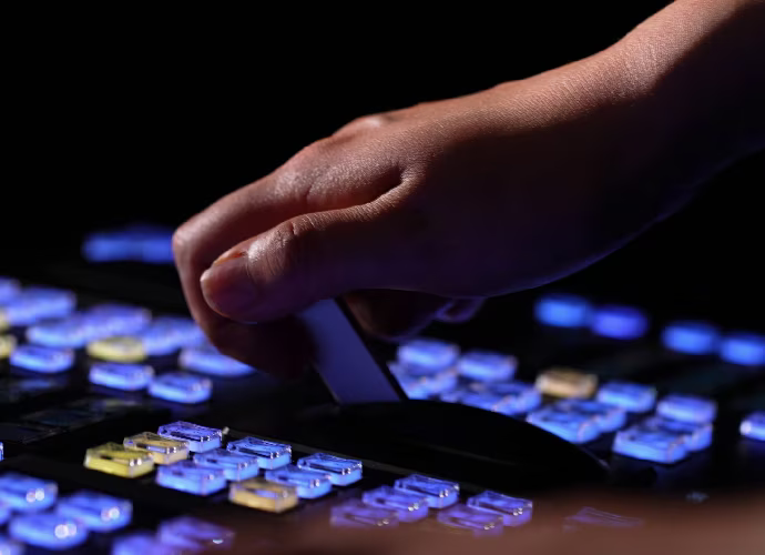 M2L-X现场节目制作切换台 - 索尼中国专业产品