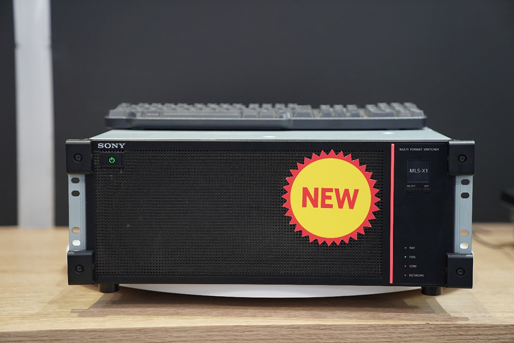 MLS-X1堆叠式全新切换台